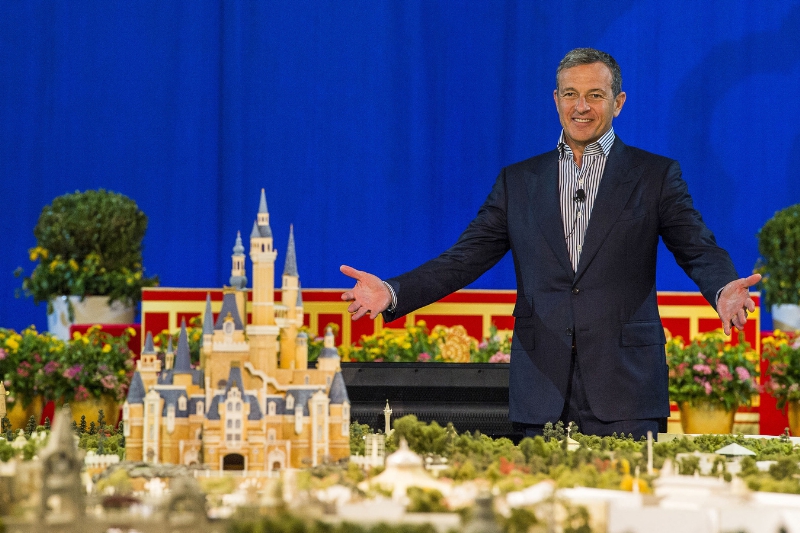 Image_SHDR_Bob Iger and Shanghai Disneyland Scale Model - Littlegate ...